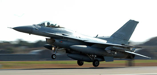 KF-16 군산 배치...다음달부터 작전 운영