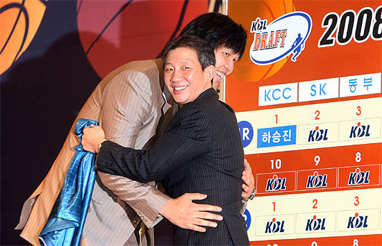 양 날개 단 전주KCC '다음 시즌은 우리 것'