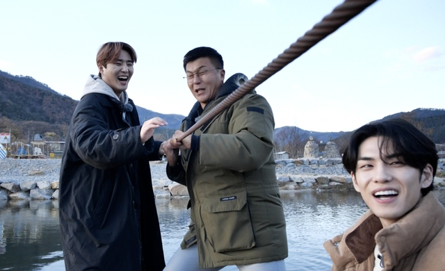 [6시내고향] 데이식스 원필 할아버지 생각에 눈물 펑펑…영케이, 혼자 먹방 찍어