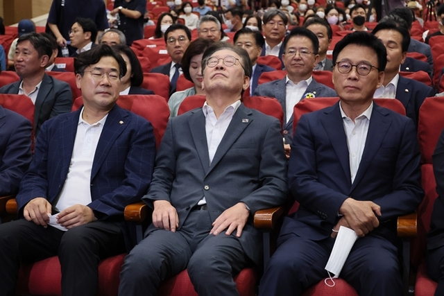 이재명 쌍방울 대북송금 의혹 관련 9일 수원지검 출석